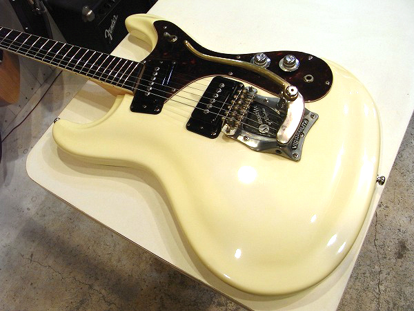 Mosrite Japan Excellent 65 Pearl White - Teenarama! Used Guitar and Pop ...